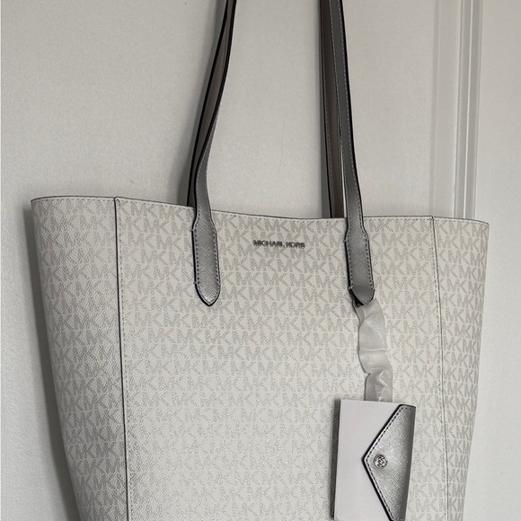 Michael Kors | Bags | Michael Kors White Tote Bag With Card Case Nwt ...